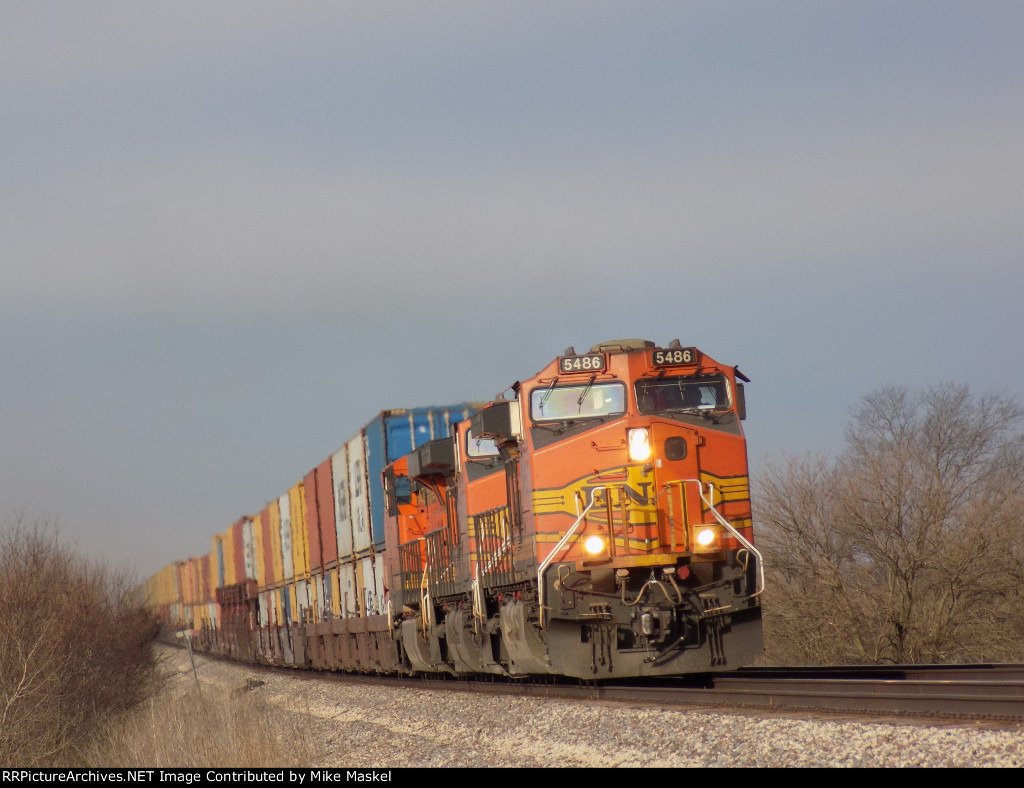 BNSF 5486